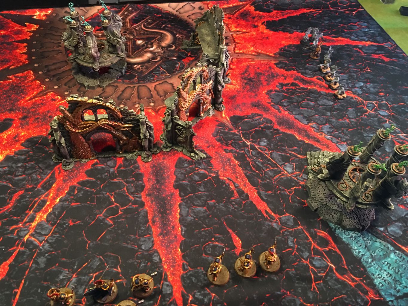 AoS-Skirmish [0001] – Stormcast Eternals -vs- Fyreslayers – Hammered